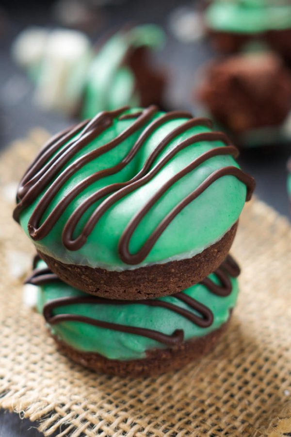 {One Bowl} Mini Thin Mint Donuts